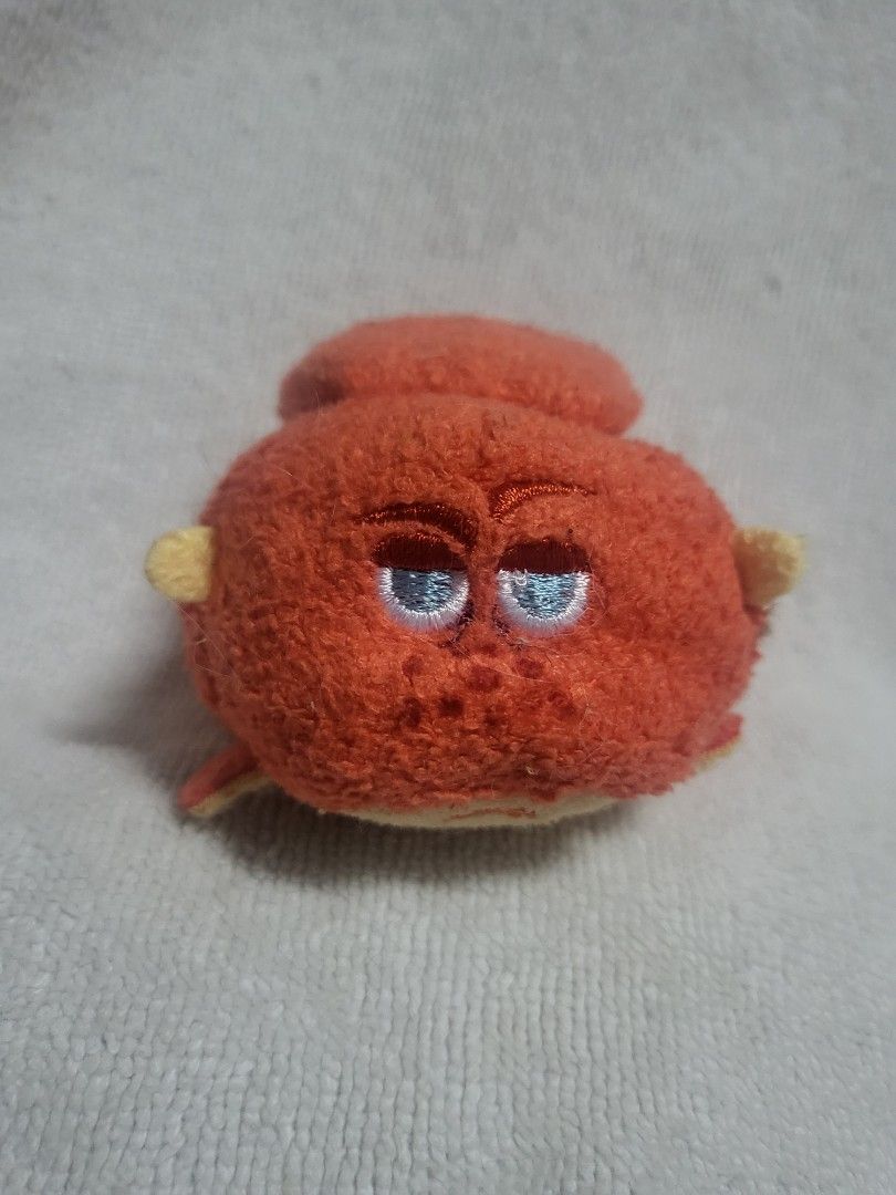 Authentic Disney Tsum Tsum Finding Nemo / Dory Hank the Octopus Beanie ...