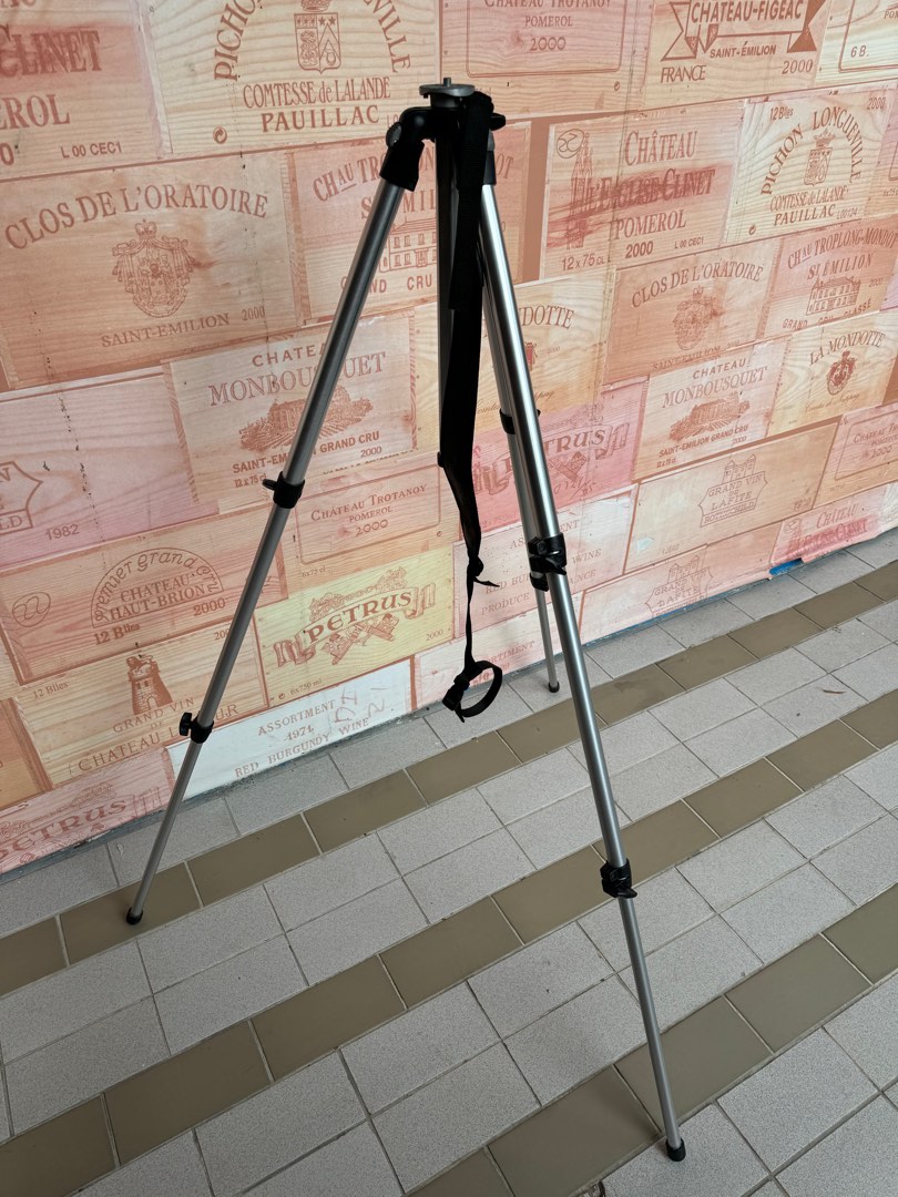 Manfrotto 055D Aluminium tripod with Optech USA tripod strap ...