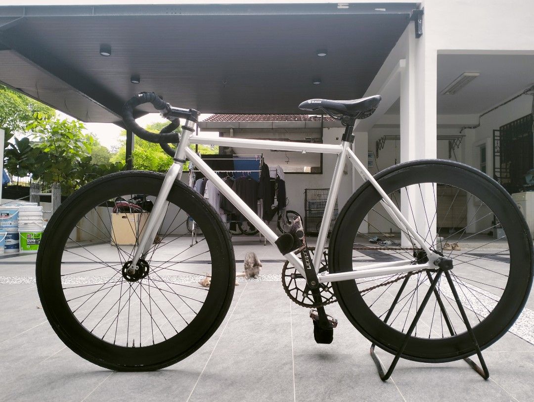 roadbike and fixie, Hobbies & Toys, Toys & Games on Carousell