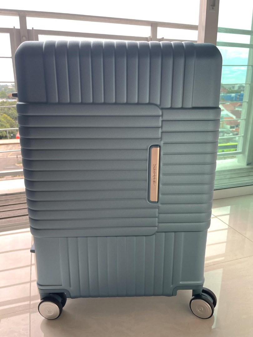 Samsonite Gritt Spinner Expandable Luggage 24”, Hobbies & Toys, Travel ...