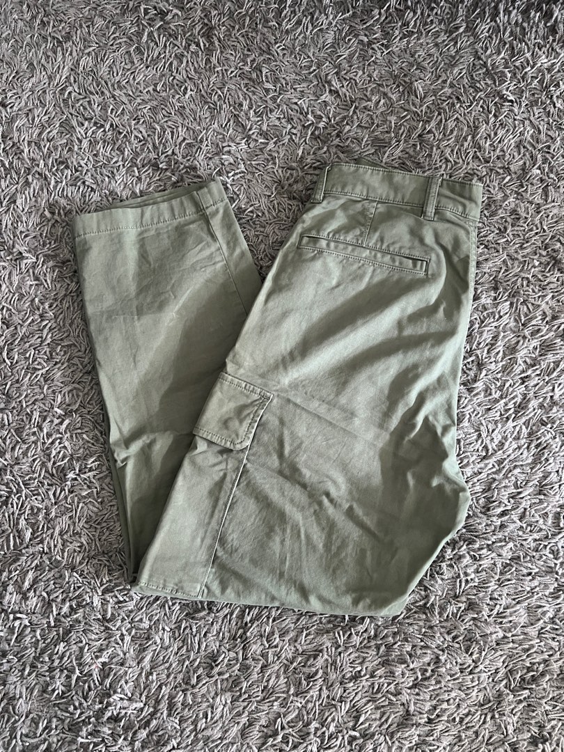 Uniqlo Cargo Pants, Men's Fashion, Bottoms, Trousers on Carousell