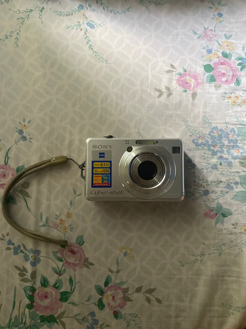 UNTESTED Sony CyberShot Digicam, Photography, Cameras on Carousell