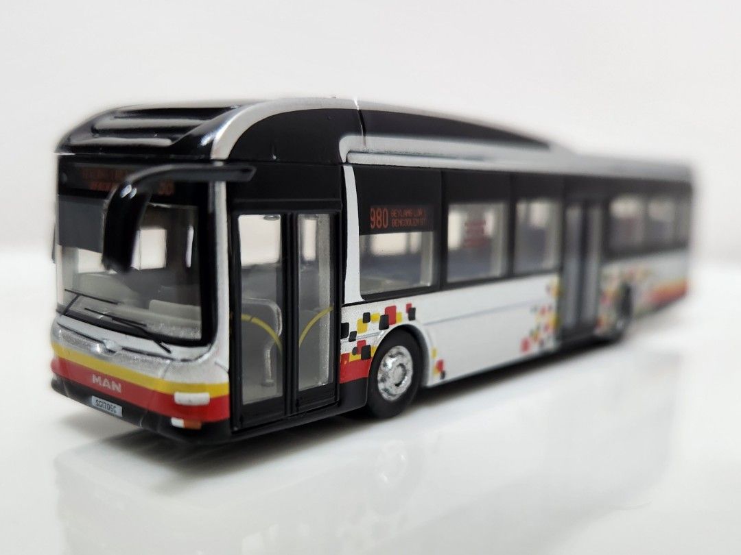 1:110 SG Man A22 (Pixel livery) bus svc. 980, Hobbies & Toys ...