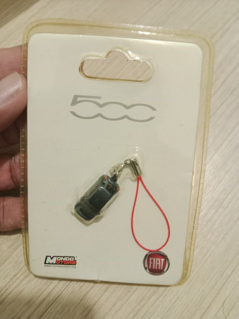 500 FIAT COLLECTABLE KEYCHAIN, Hobbies & Toys, Collectibles ...