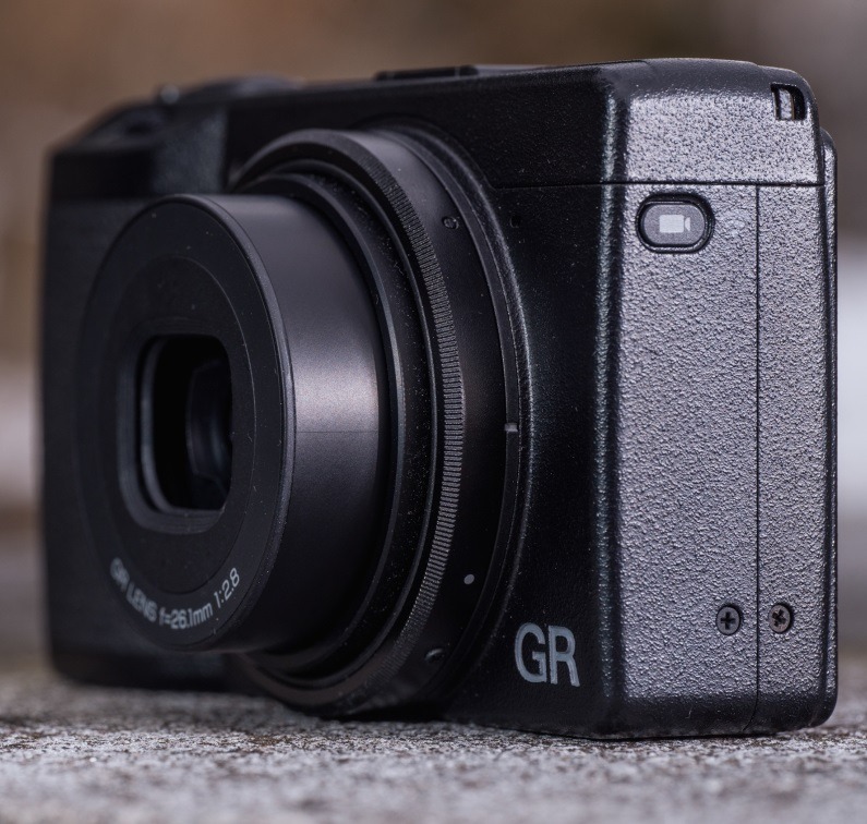 新淨 Ricoh GR3x GRIIIx 輕便街拍相機, 快門數 2千 左右, SD card 彈弓壞左, 攝影器材, 攝錄機 - Carousell