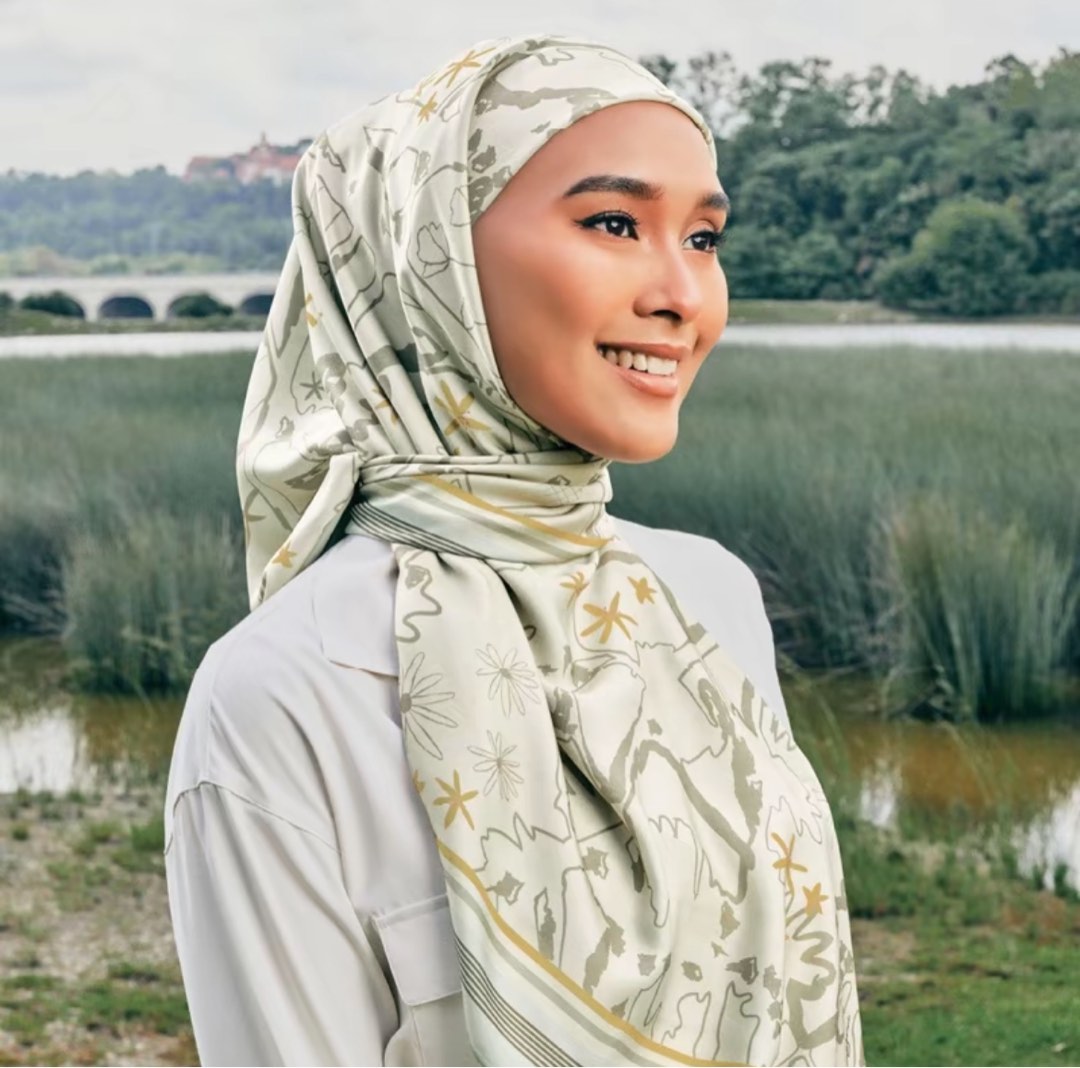 AZ KYLIE WILLOW PEAR PRINTED SATIN SQUARE, Women's Fashion, Muslimah Fashion, Hijabs on Carousell