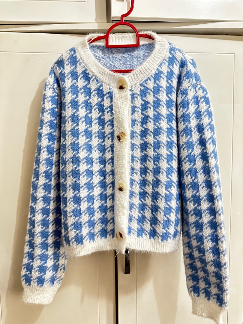 Cardigen, Women's Fashion, Tops, Other Tops on Carousell