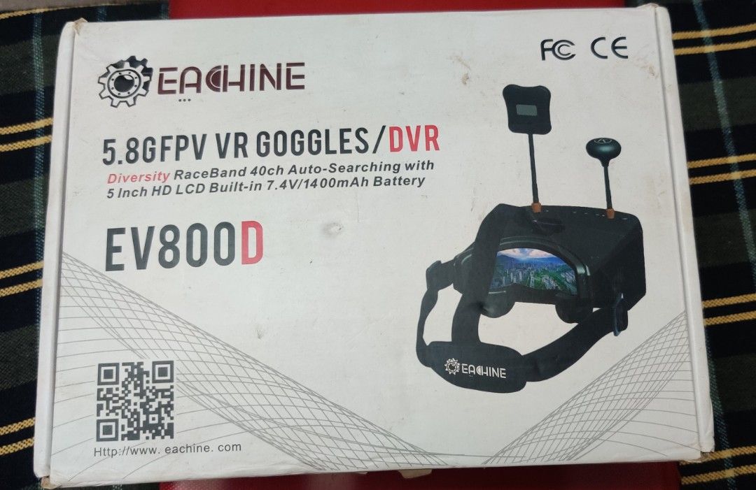 Eachine Ev800d fpv goggles, Hobbies & Toys, Toys & Games on Carousell