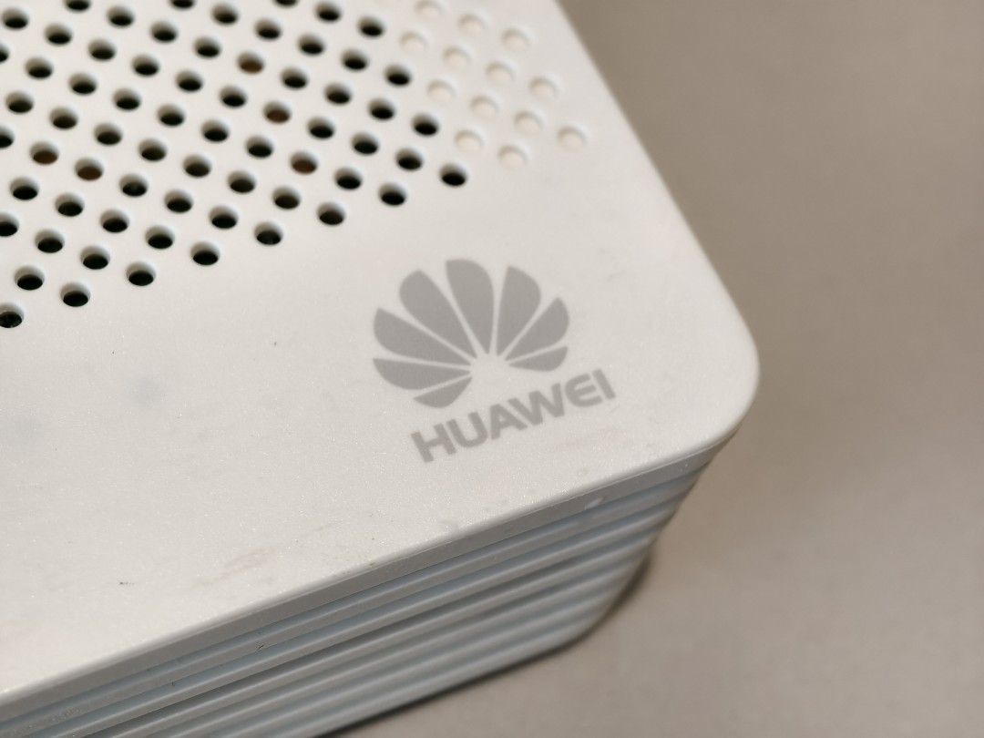 HUAWEI EchoLife HG8240H5 TIME Home Internet Fibre Optic Network Modem ...