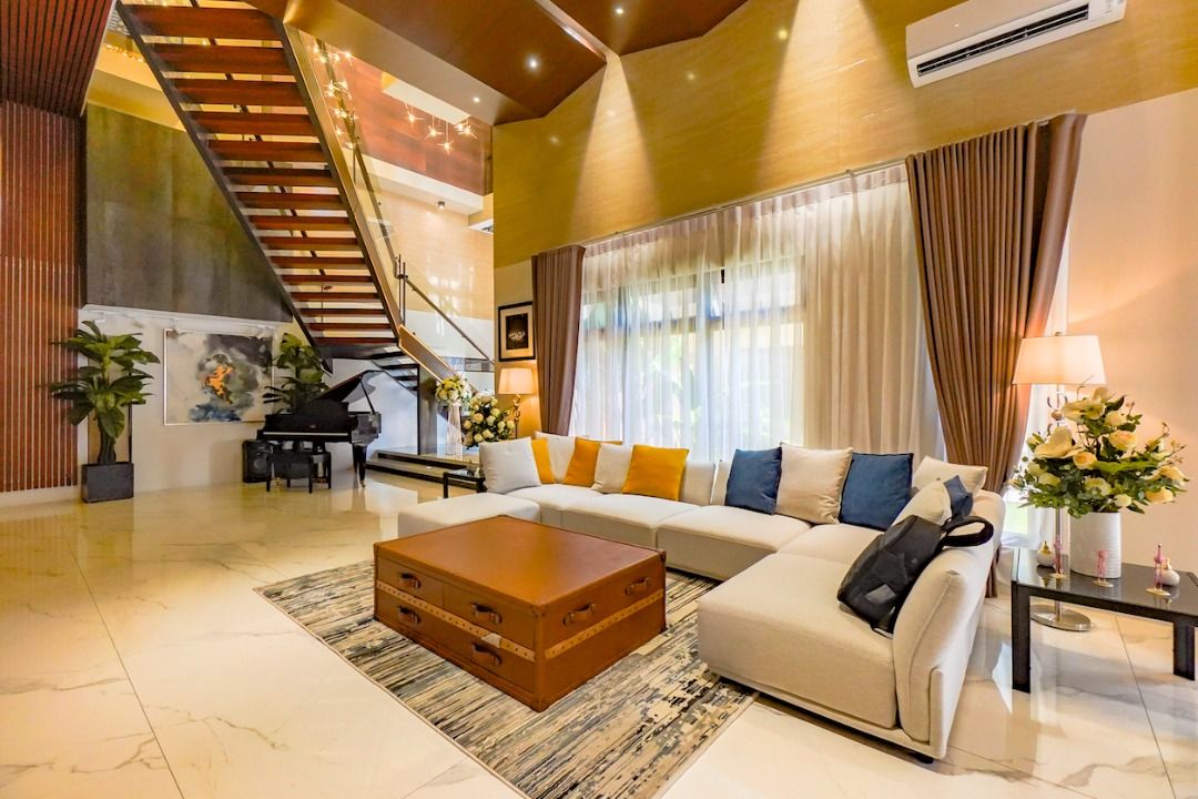 Modern, Luxurious, Brand New 6-Bedroom House For Sale with Swimming ...