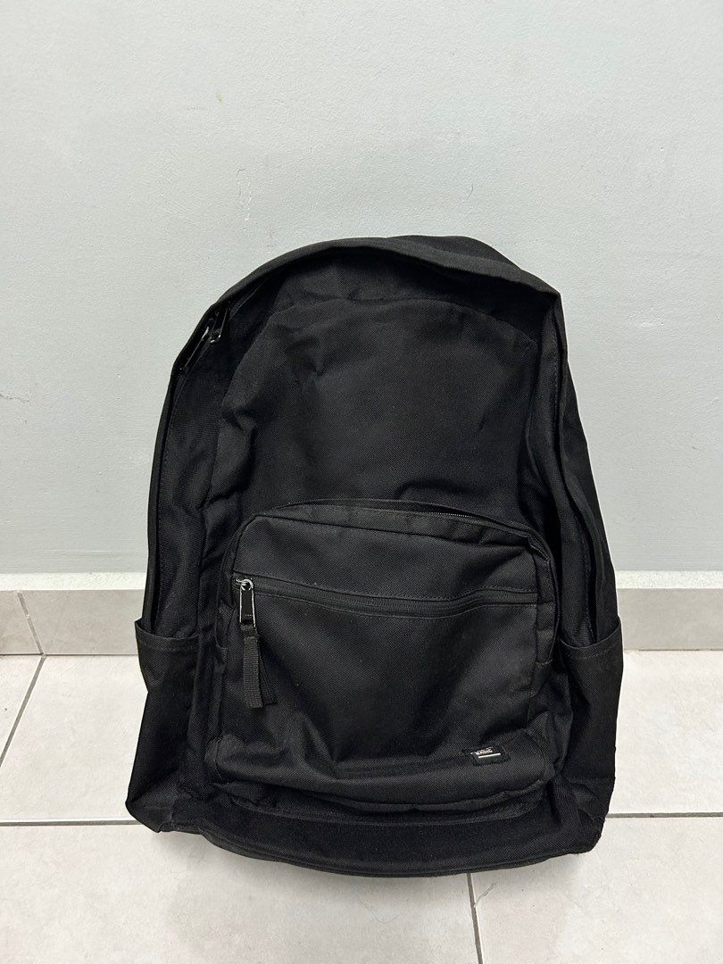 Spao Black Backpack, Men's Fashion, Bags, Backpacks on Carousell