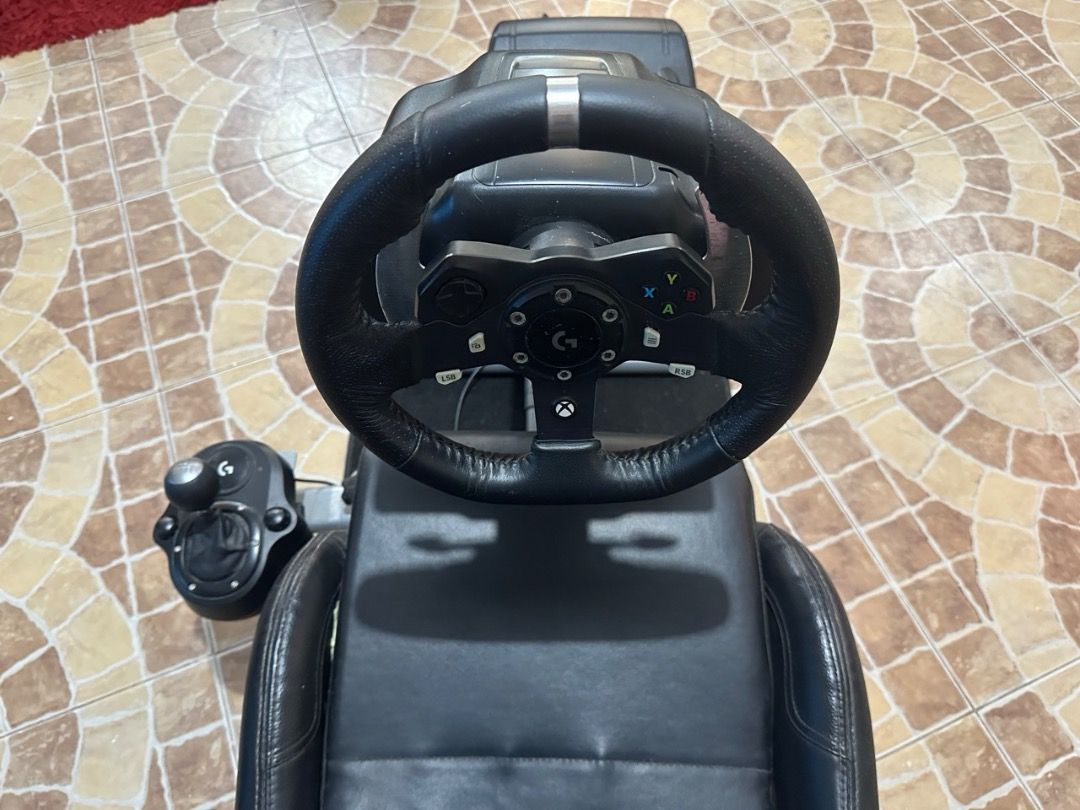 Xbox Racing Simulator Package : Playseat Evolution + Logitech G27 Wheel ...