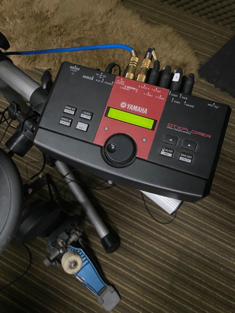 Yamaha dtxplorer (electronic drum) with nux DA30 monitor drum, Hobbies ...