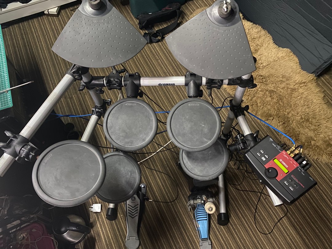 Yamaha dtxplorer (electronic drum) with nux DA30 monitor drum, Hobbies ...