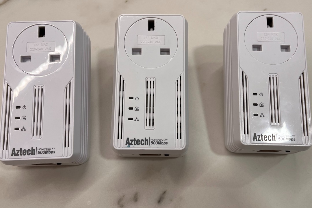 Aztech Powerline Networking Homeplug AV 500Mbps AC Pass Through ...