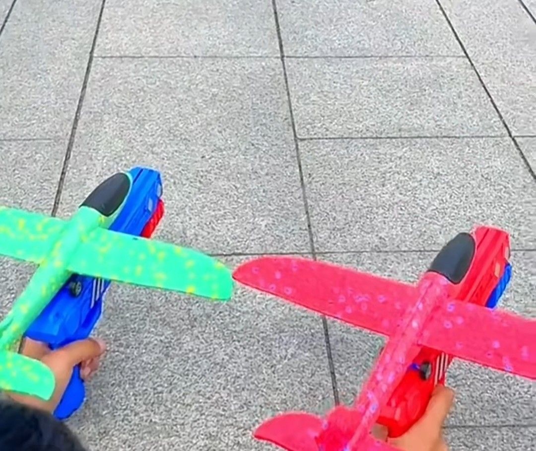 Catapult Foam Aircraft Launcher Gun - Children's Outdoor Flying Sports ...