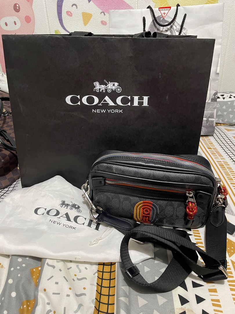COACH camera crossbody bag ORIGINAL, Luxury, Bags & Wallets on Carousell