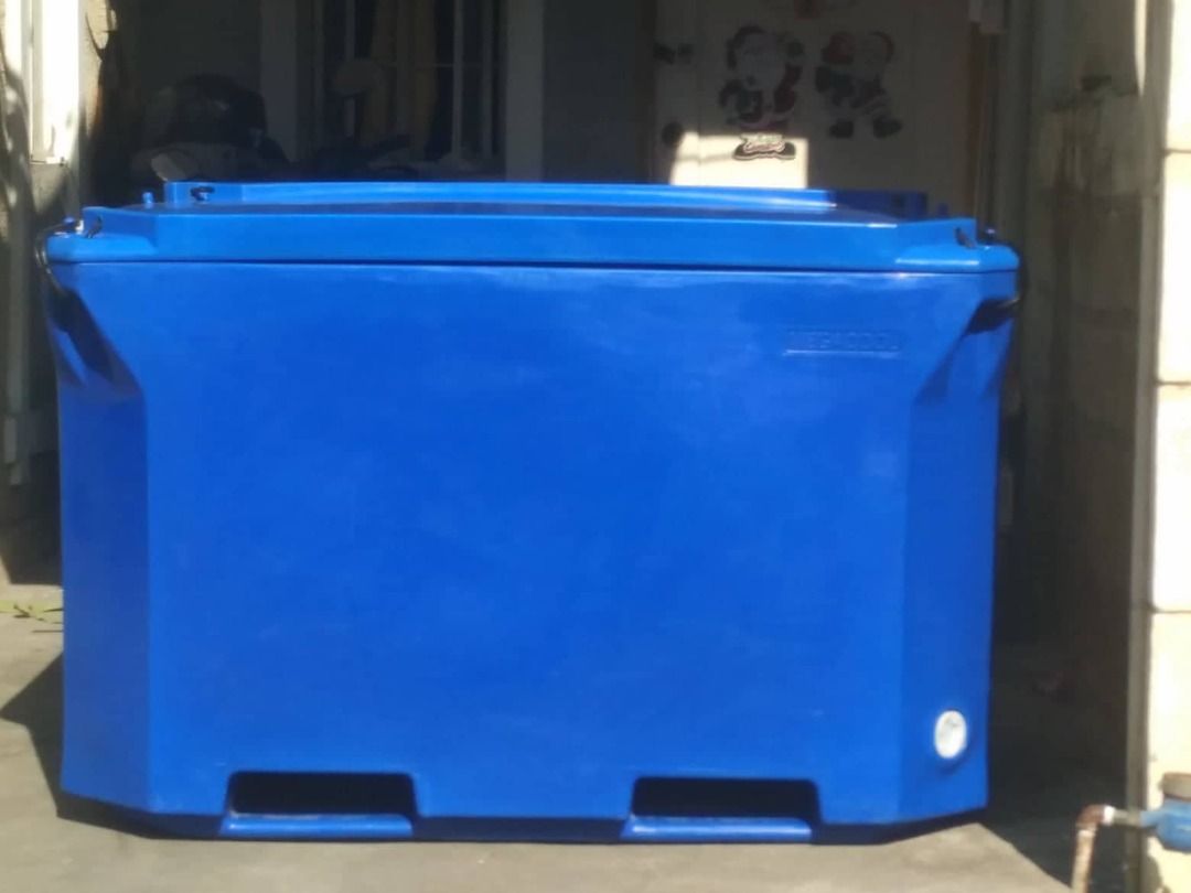 COOLER BOX 1000 LITERS, Furniture & Home Living, Home Improvement ...