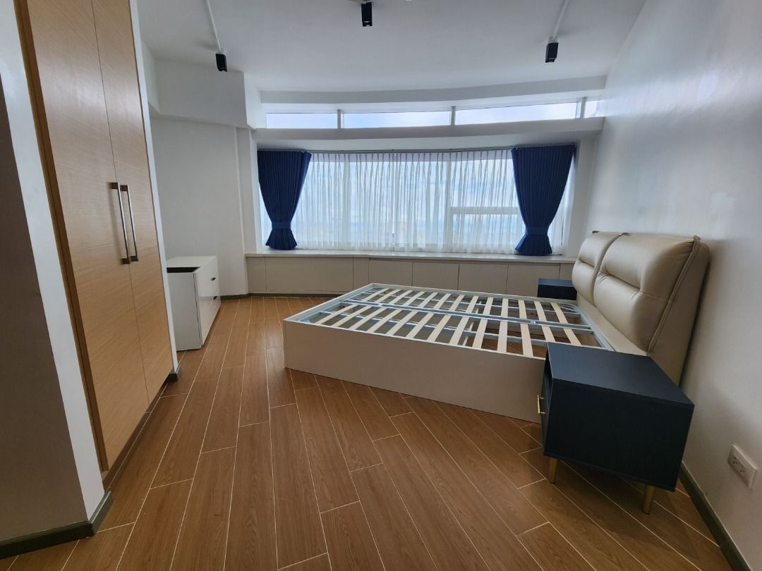 FOR SALE -n Brand New Unit with balcony in The Imperium at Capital ...
