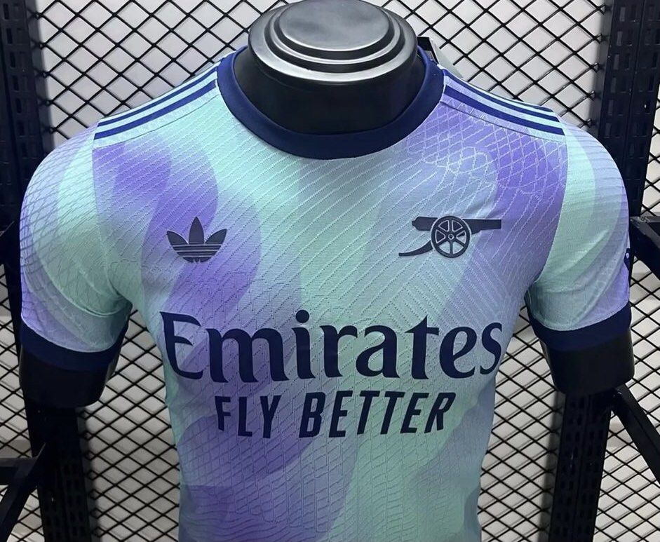 JERSI ARSENAL THIRD 24/25, Men's Fashion, Activewear on Carousell
