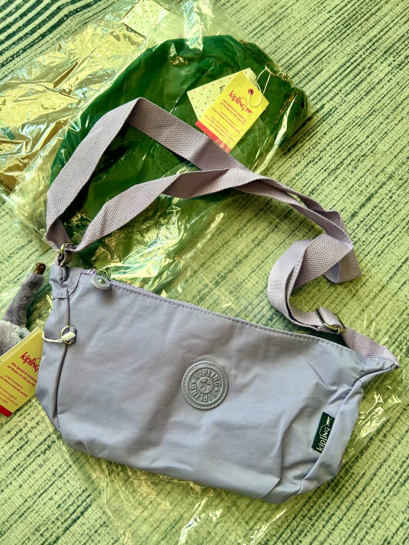 Kipling Dumpling crossbody/ shoulder bag (original) (mall pullout ...