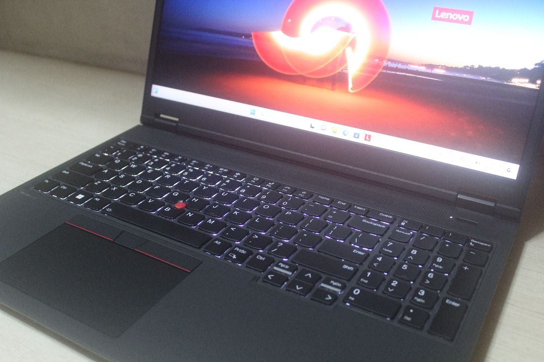 Lenovo Thinkpad P16v WQUXGA Ryzen 9 7940HS Nvidia RTX2000 ADA mobile ...