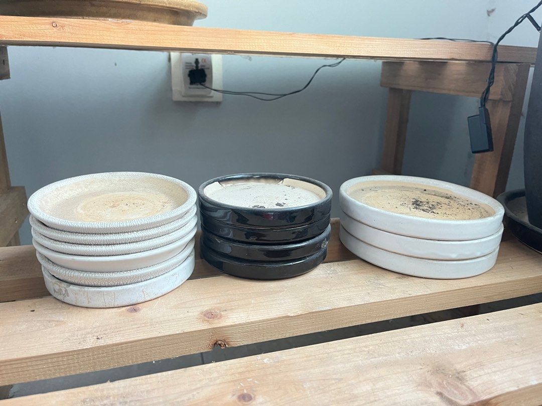 Pasu bunga dan alas pasu, Furniture & Home Living, Gardening, Pots ...