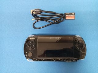 PSP 2000 reshell 3000 32GB 40+ Games Fullset, Video Gaming, Video Game ...
