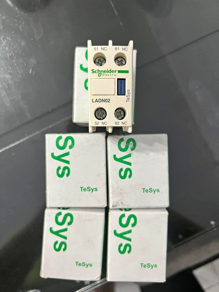 SCHNEIDER ELECTRIC Auxiliary Contact Block LADN02, Commercial ...