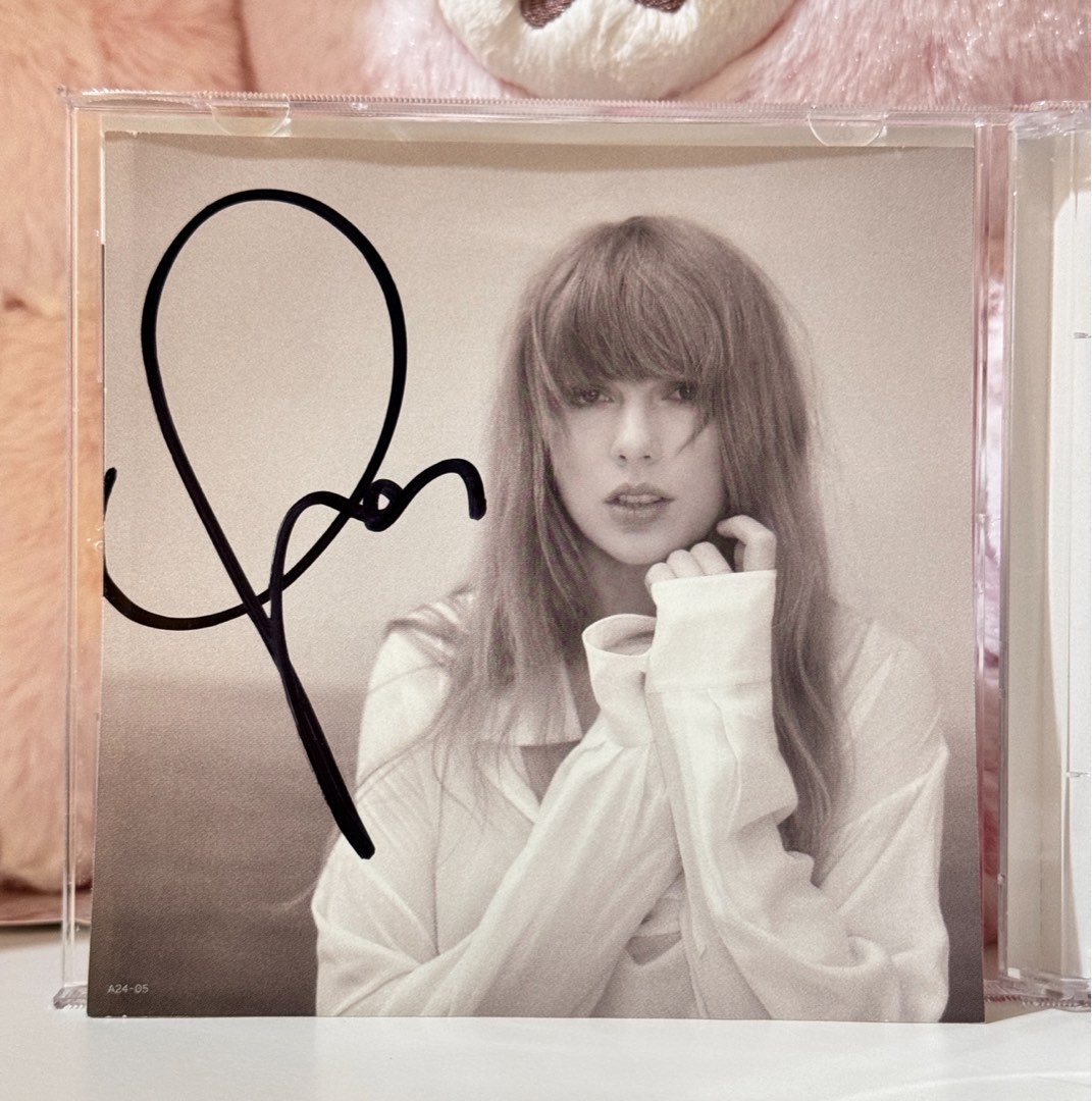 Taylor Swift TTPD SIGNED cd, Hobbies & Toys, Stationary & Craft ...