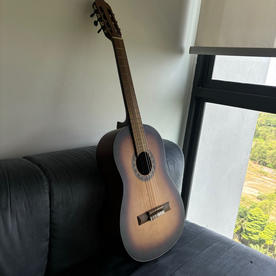 Valencia Acoustic Guitar , Hobbies & Toys, Music & Media, Musical ...