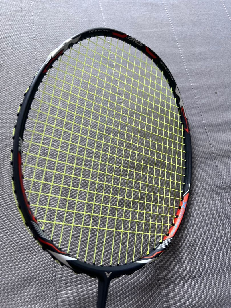 Victor Auraspeed 100x 3U Free core lining yonex, Sports Equipment ...