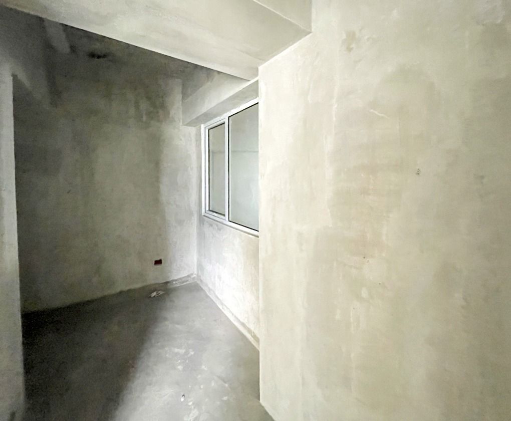 Bare Unit Condo for Sale in Fort Victoria, BGC, Taguig City, Property ...