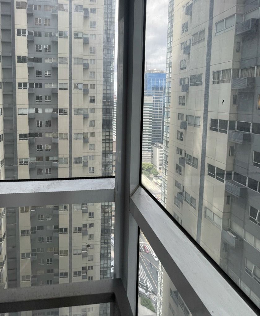 Bare Unit Condo for Sale in Fort Victoria, BGC, Taguig City, Property ...