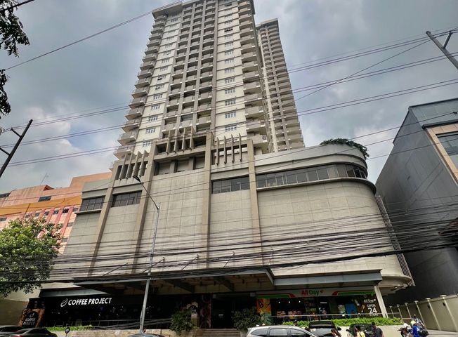 Condominium For Sale in Unit 11F-1114, 11th Floor of Laureano Di Trevi ...