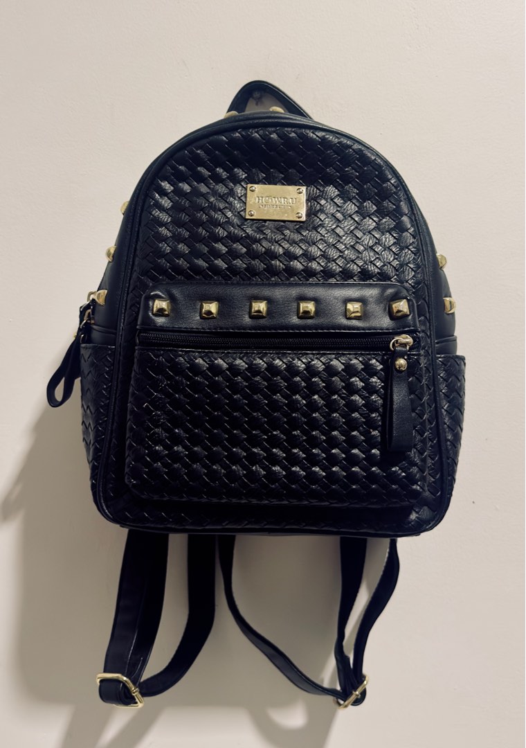HowRU backpack, Women's Fashion, Bags & Wallets, Backpacks on Carousell