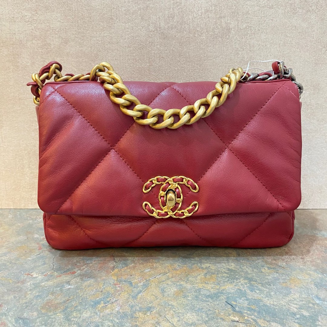 Preloved Chanel C19 Small Red GHW # 30 (db box card holo tag rec) sz ...