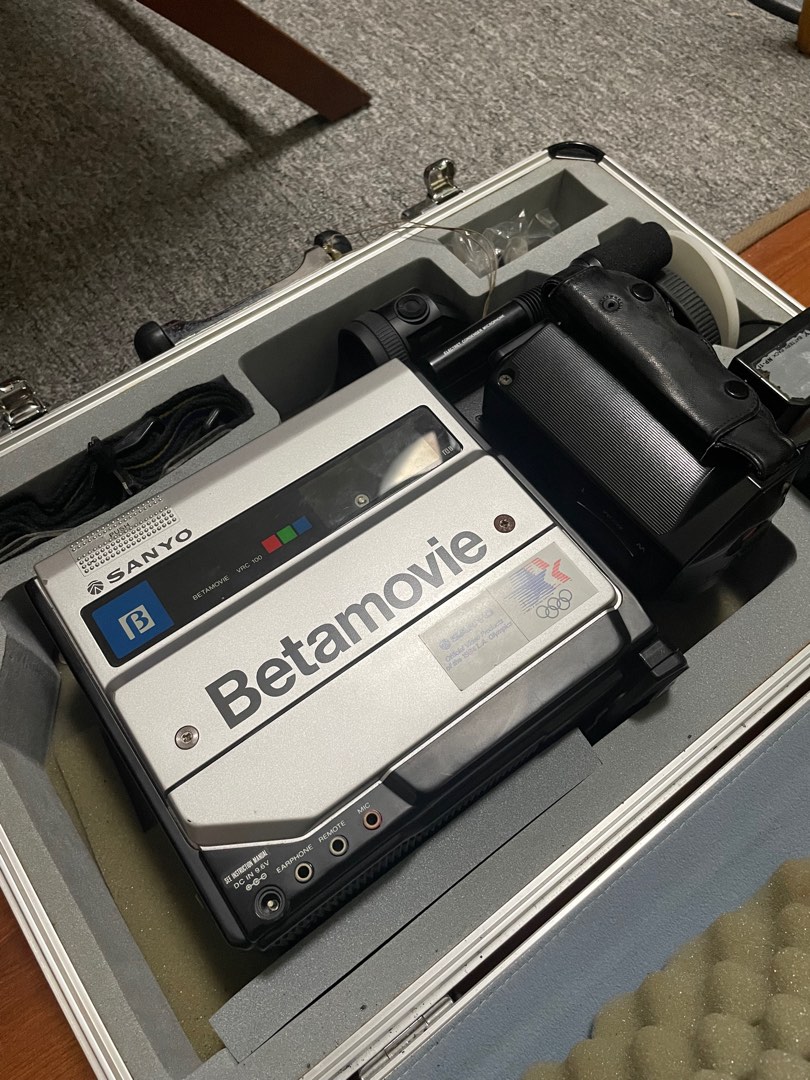 VINTAGE SANYO BETAMOVIE VRC 100, Everything Else, Others on Carousell