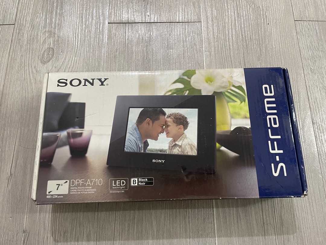 Sony DPF-A710 s-frame Digital Photo Frame with Remote, Photography ...