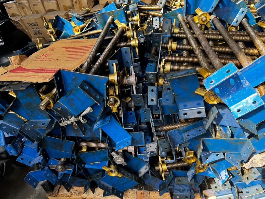 Uhead and base jack for sale, Commercial & Industrial, Construction ...