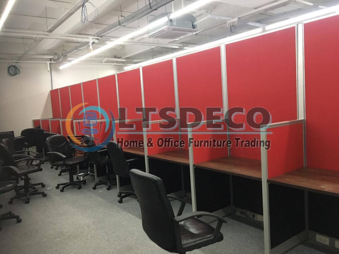 Workstation cubicle with high panel | office partition | office ...