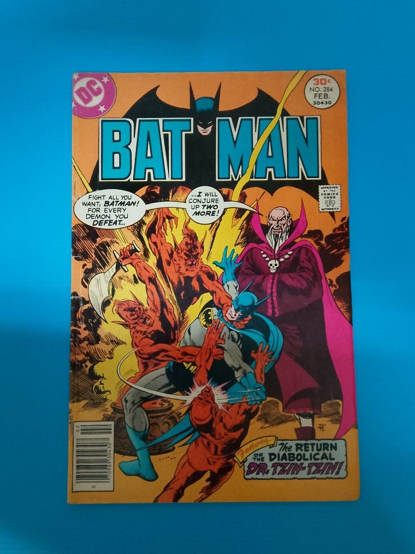 1st issue with iconic round "bullet" DC logo on Batman cover ( Batman ...