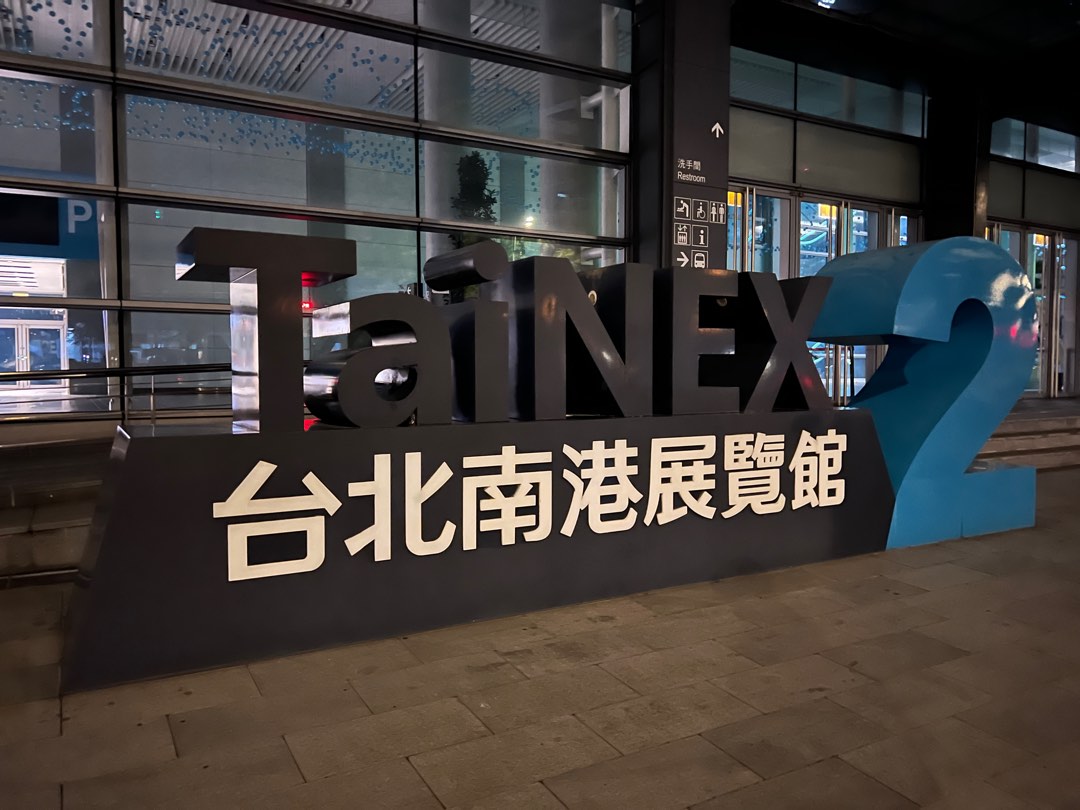 台灣 TRE 2024 女優親簽拍立得, 興趣及遊戲, 收藏品及紀念品, 日本明星 - Carousell