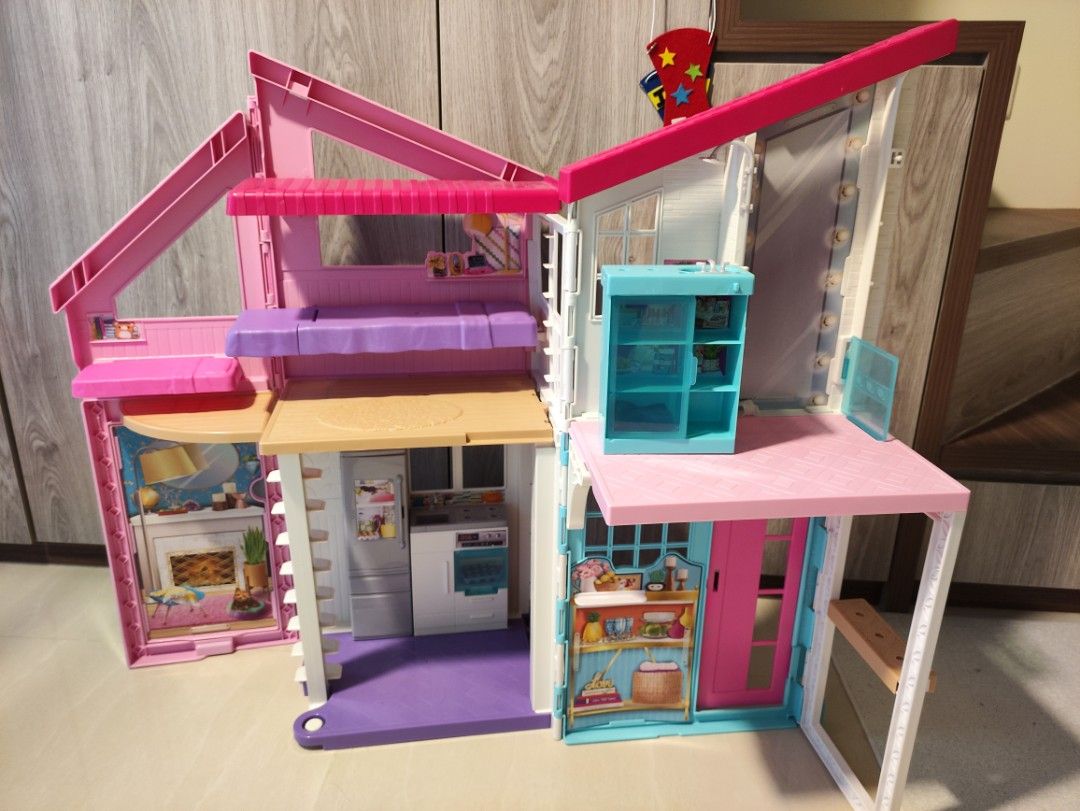 Barbie dream house Malibu house, Hobbies & Toys, Toys & Games on Carousell