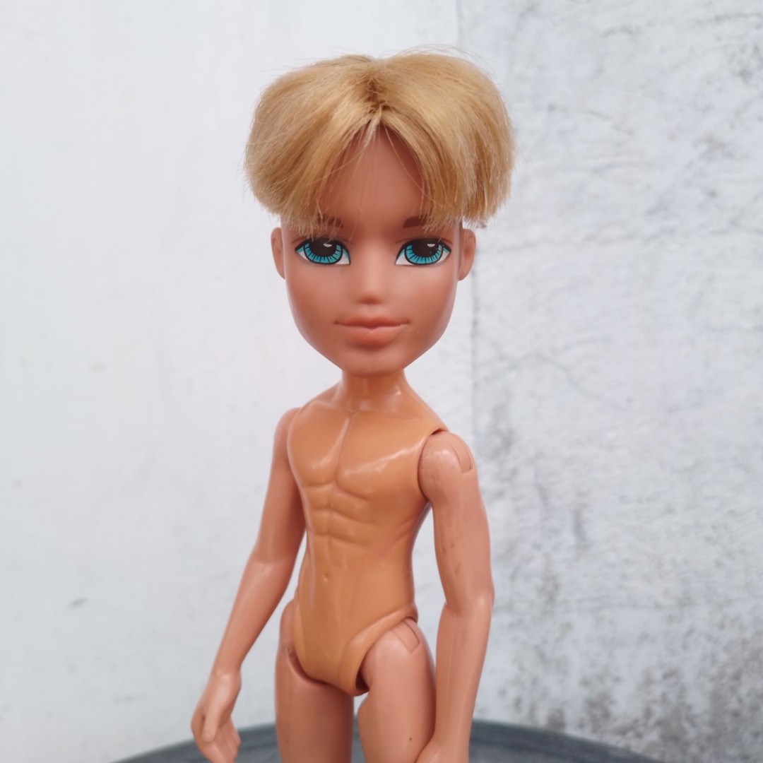 Bratz Cameron, Hobbies & Toys, Toys & Games on Carousell