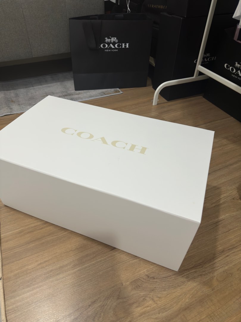 COACH MERCHANDISE BOX - EMPTY, Women's Fashion, Jewelry & Organisers ...