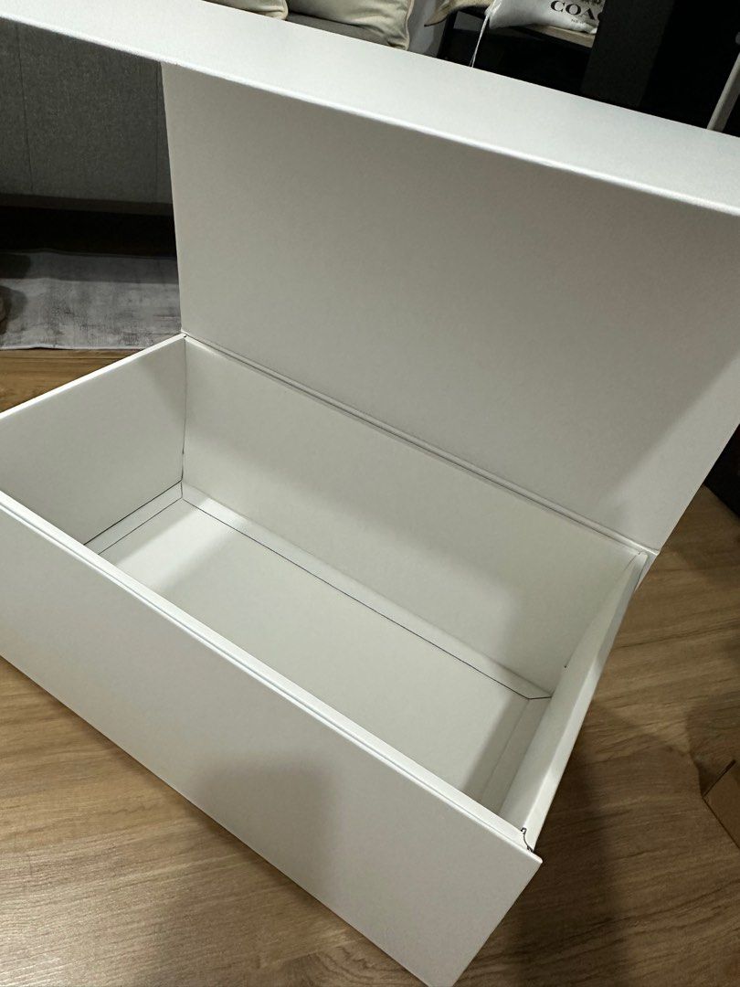 COACH MERCHANDISE BOX - EMPTY, Women's Fashion, Jewelry & Organisers ...