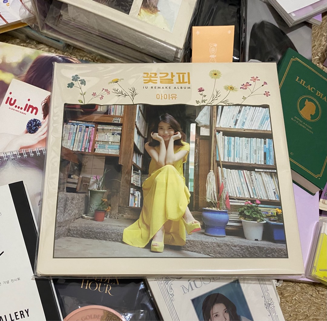 IU FLOWER BOOKMARK LP VINYL, Hobbies & Toys, Memorabilia & Collectibles ...