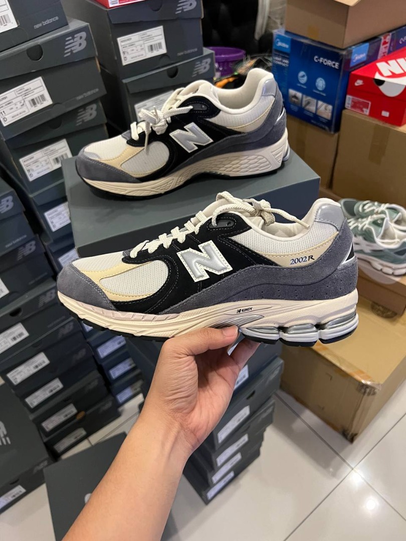 NB 2002RSH, Men's Fashion, Footwear, Sneakers on Carousell