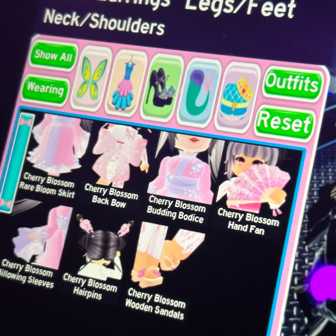 ROYALE HIGH CHERRY BLOSSOM SET [complete], Video Gaming, Video Games ...